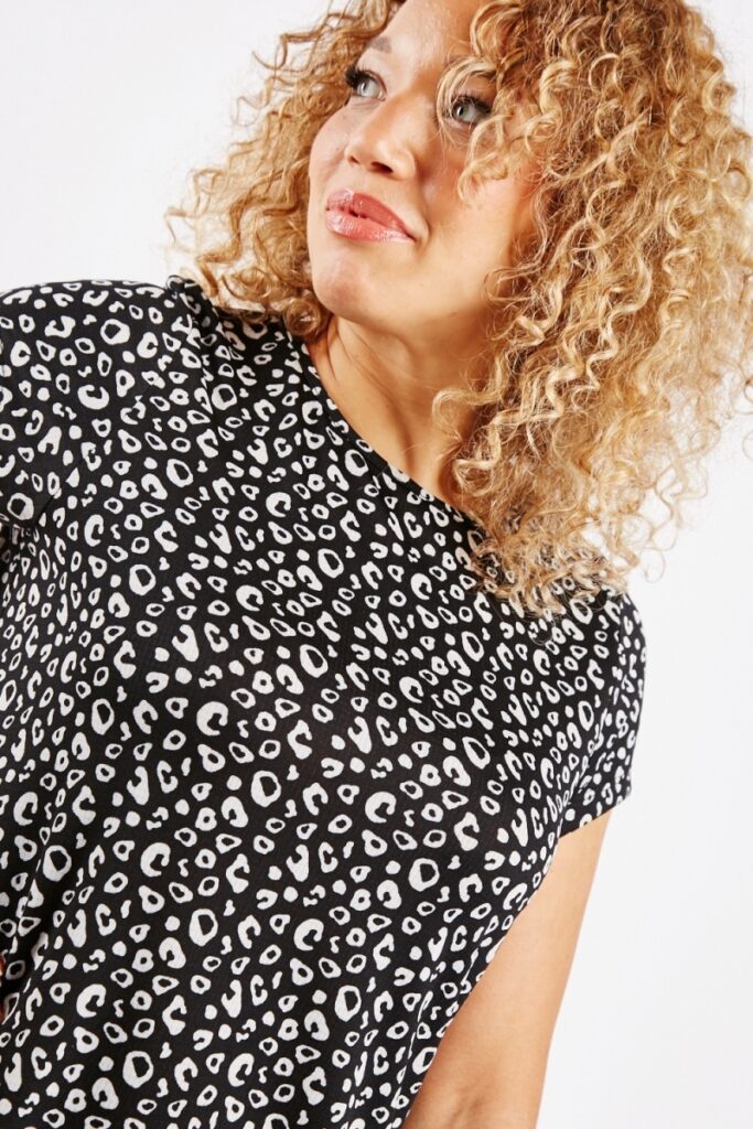 Monochrome Short Sleeve Top – StockStories